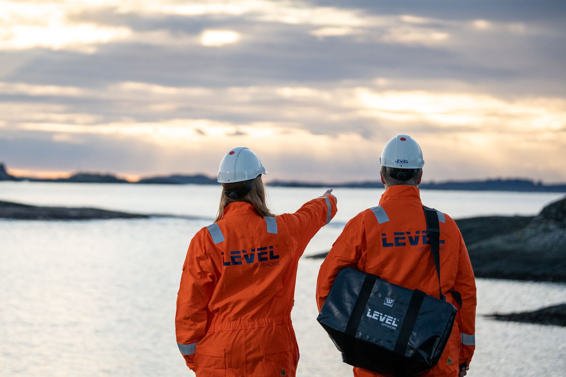 International riggers to Level Offshore